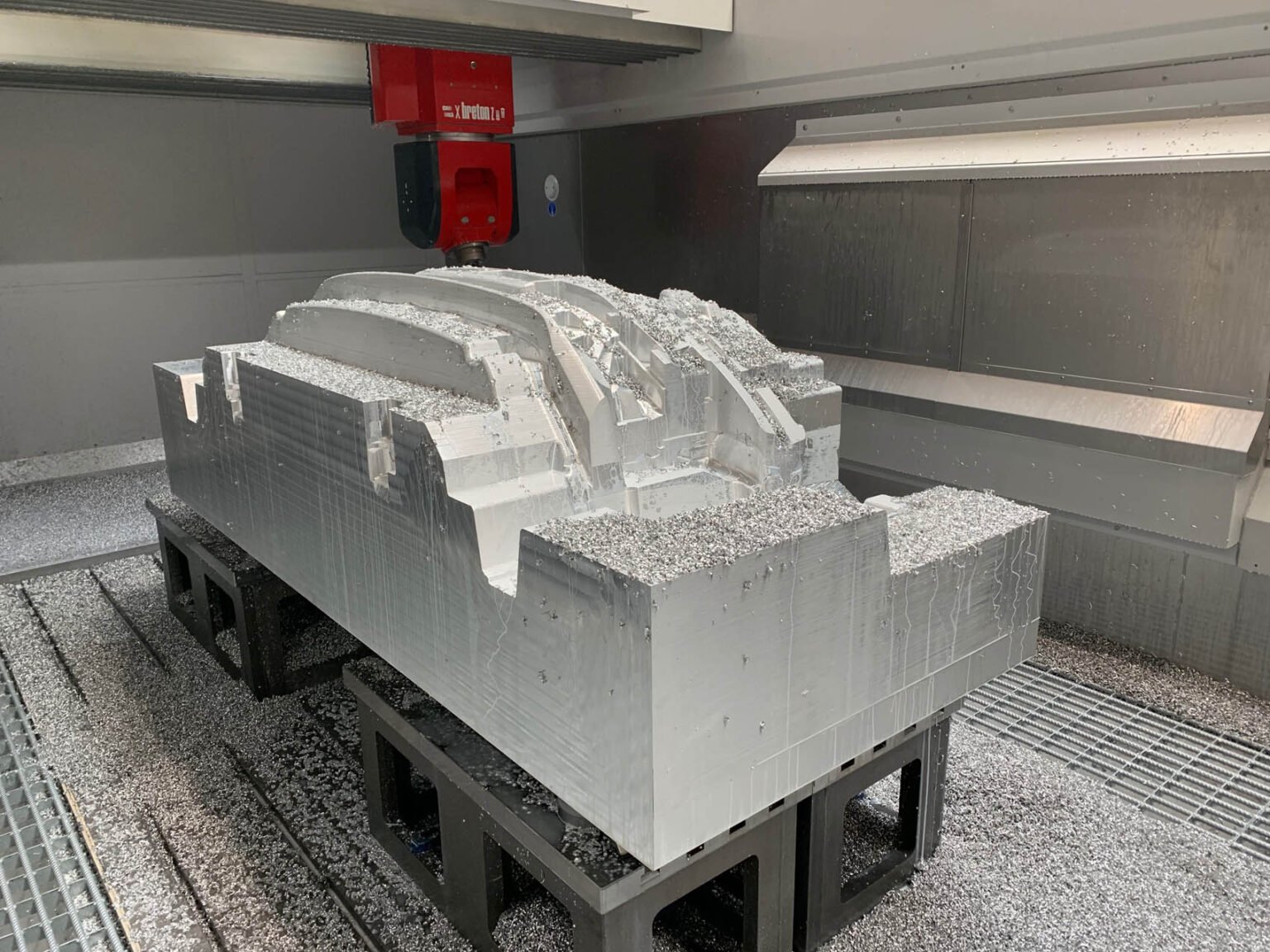Injection mold for supercar hood - XM Tech
